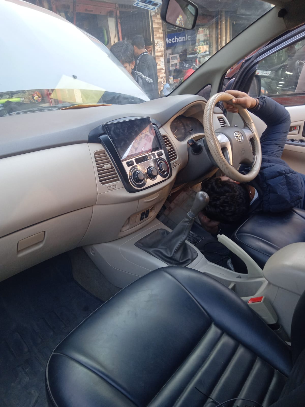 2.5 G4 2014 Diesel 8 Seater – India Car Wale